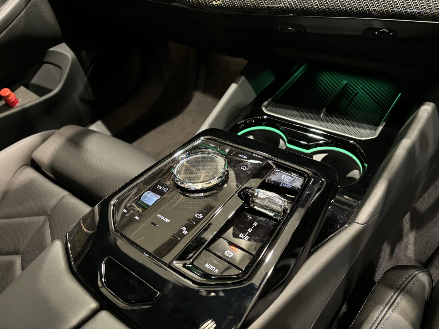 電気のチカラで新たなる歓びを。 | Tomei-Yokohama BMW